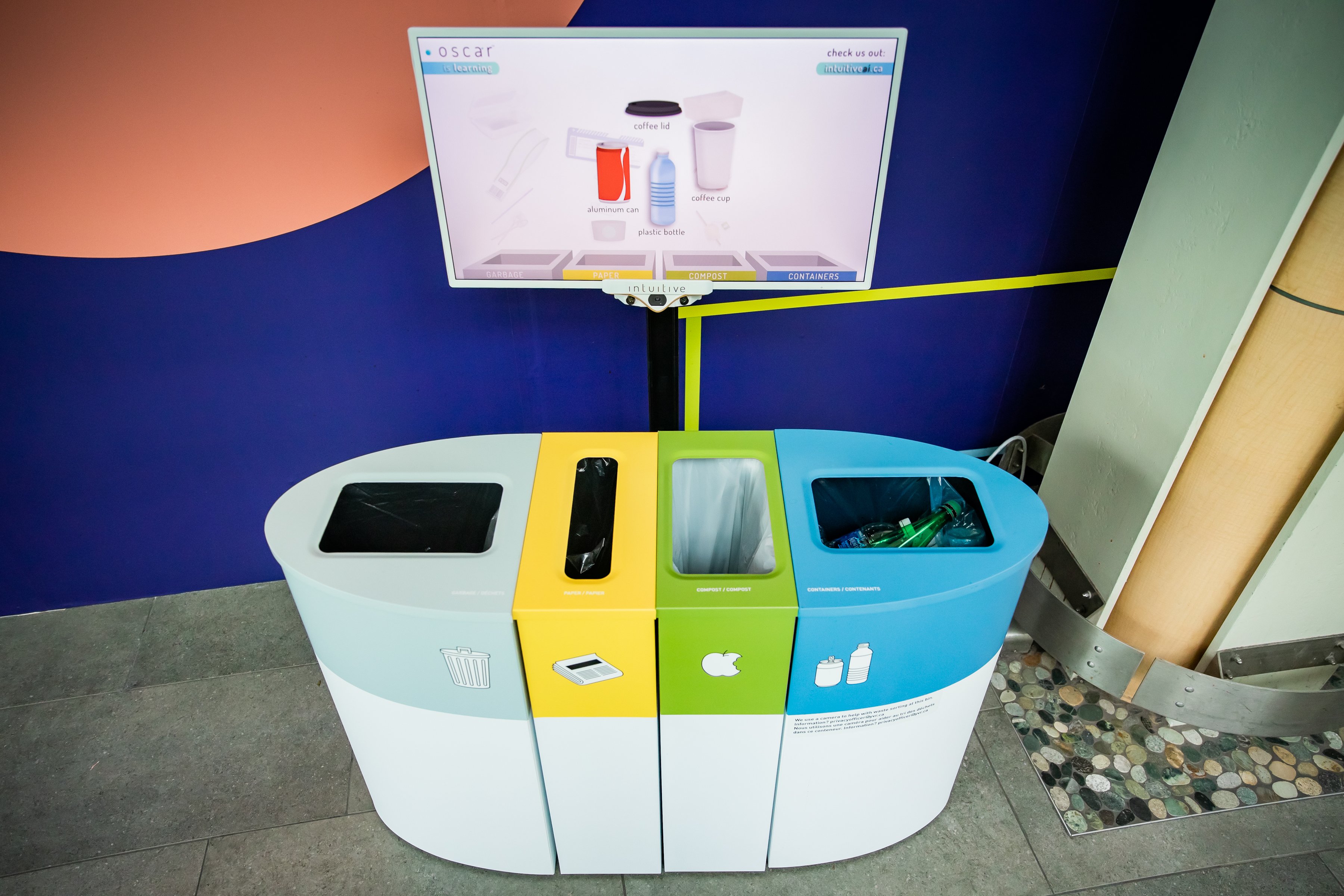 YVR Introduces First of its Kind Self-Sorting Waste Bins | YVR YVR Introduces First of its Kind Self-Sorting Waste Bins | YVR