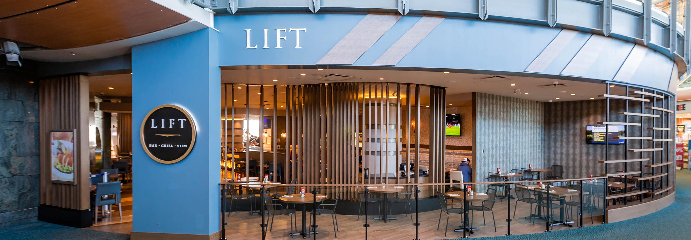 Lift Bar and Grill | YVR